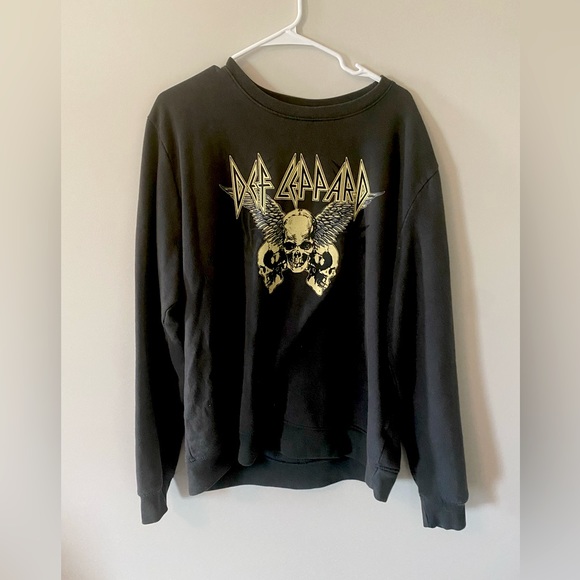 Def Leppard | Tops | Grey Def Leppard Sweatshirt | Poshmark